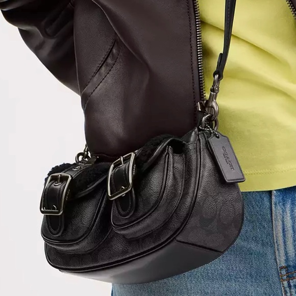 Coach | Bags | Nwt Coach Cy658 Ashton Baguette Bag In Signature Canvas ...